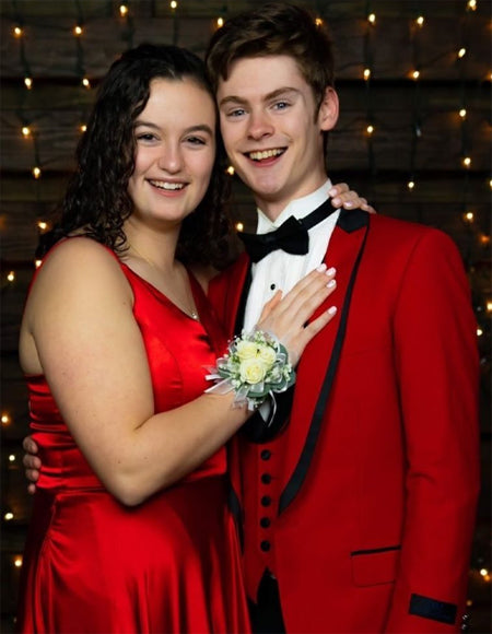 Red Prom 2025 Tuxedo Suit With Vest With Trim — Menssuitsatlanta
